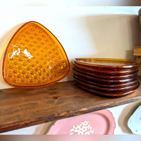 Anchor Hocking | Dining | Vintage Amber Glass Triangle Daisies And ...